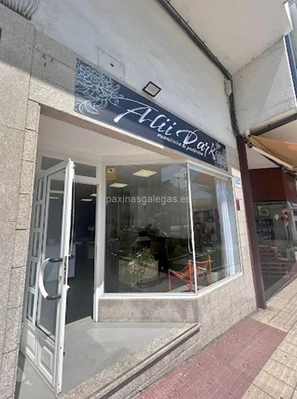 Manicura y Pedicura Alii Dark en Foz