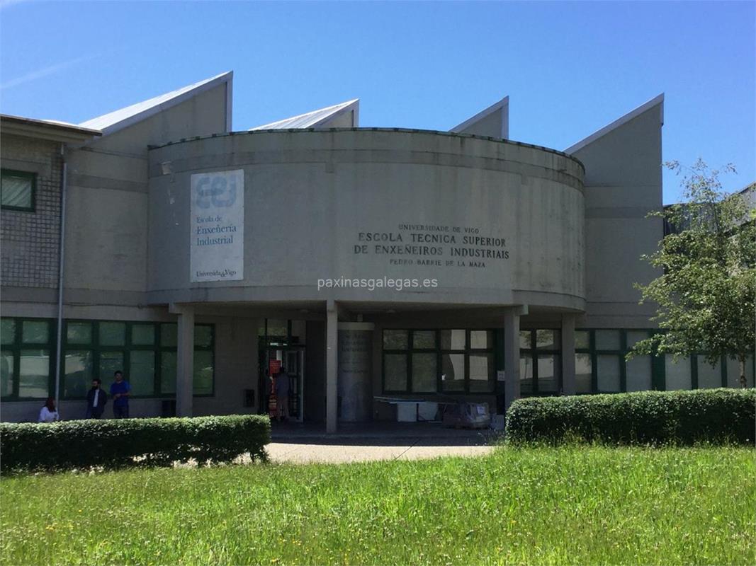 Escola de Enxeñaría Industrial (Escuela Ingeniería) en Vigo (Maxwell, )