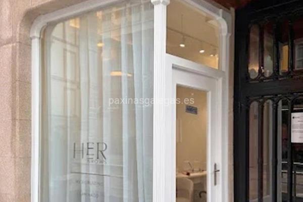 HER Brows by Vivian Cestra en A Coruña