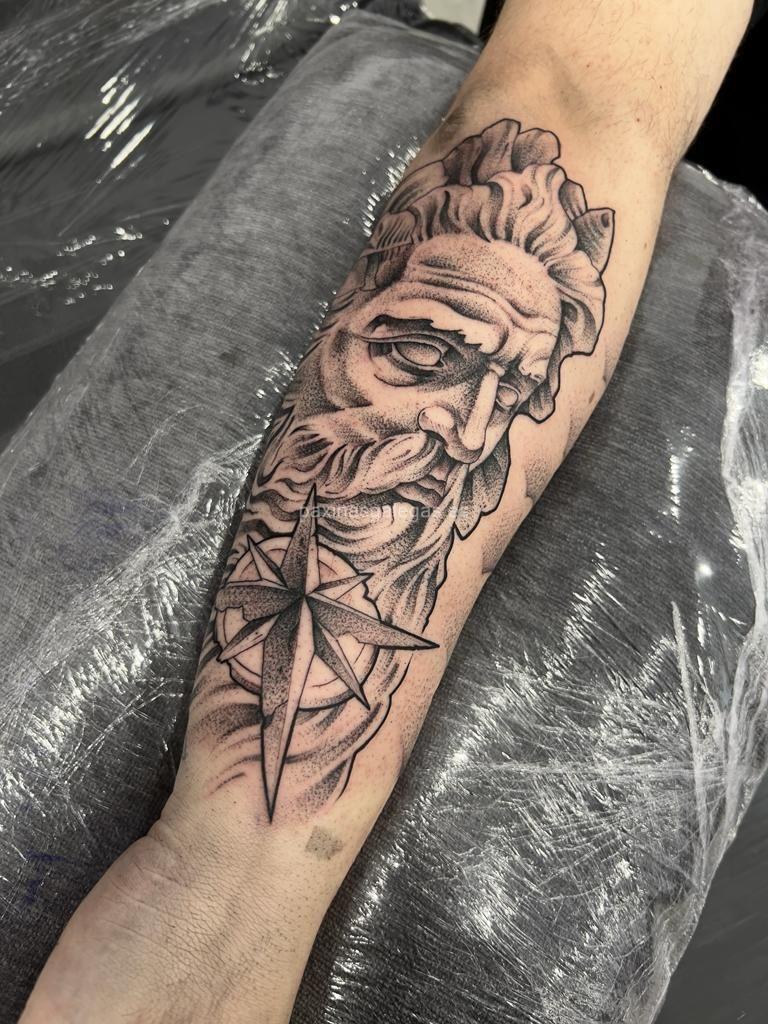 Tatuajes Kronos Tattoo en Vigo