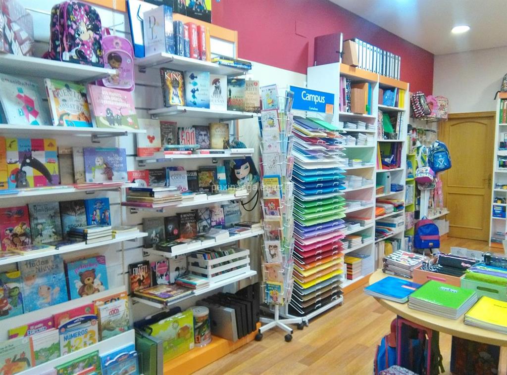 Librería Papelería Pequeña Minerva - Ourense