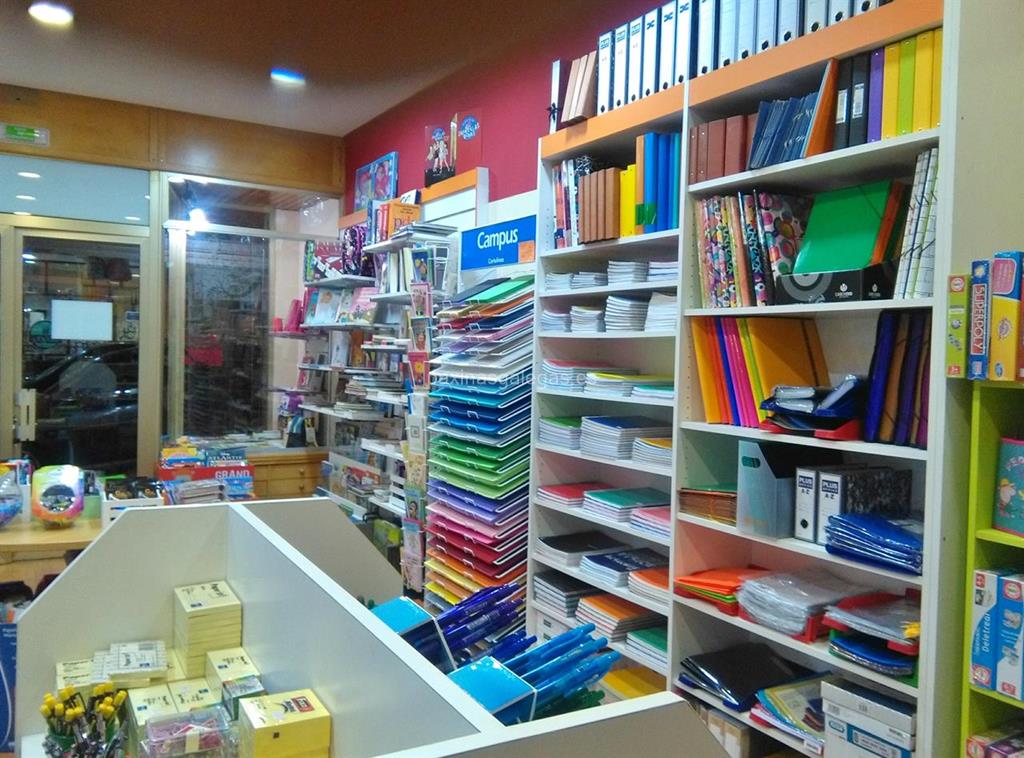 Librería Papelería Pequeña Minerva - Ourense