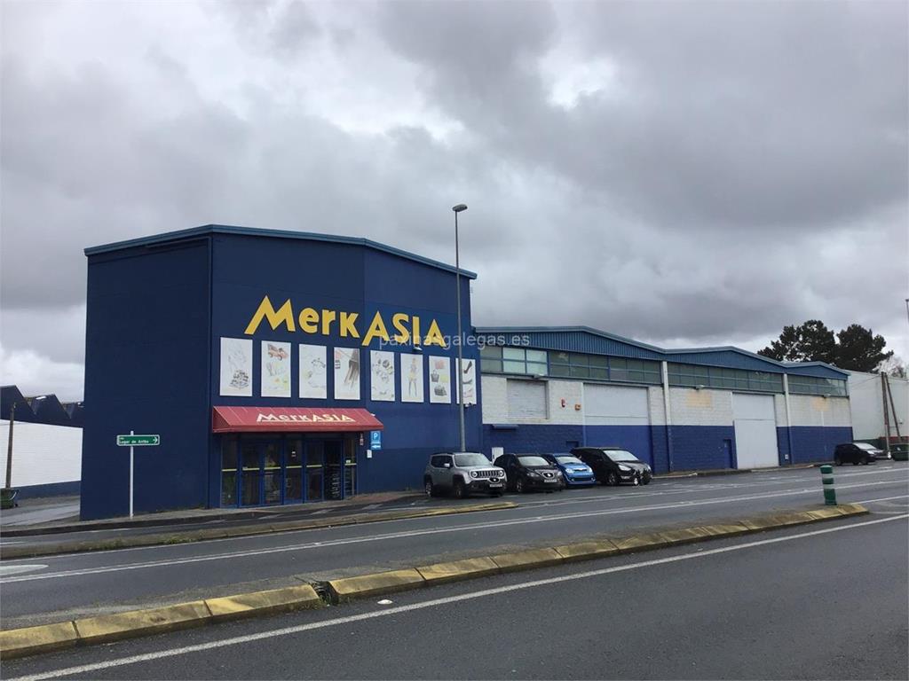 Bazar Merkasia en Narón