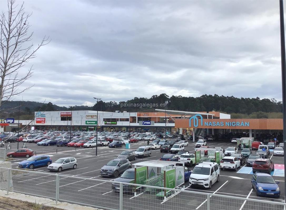 Centro Comercial Nasas en Nigrán