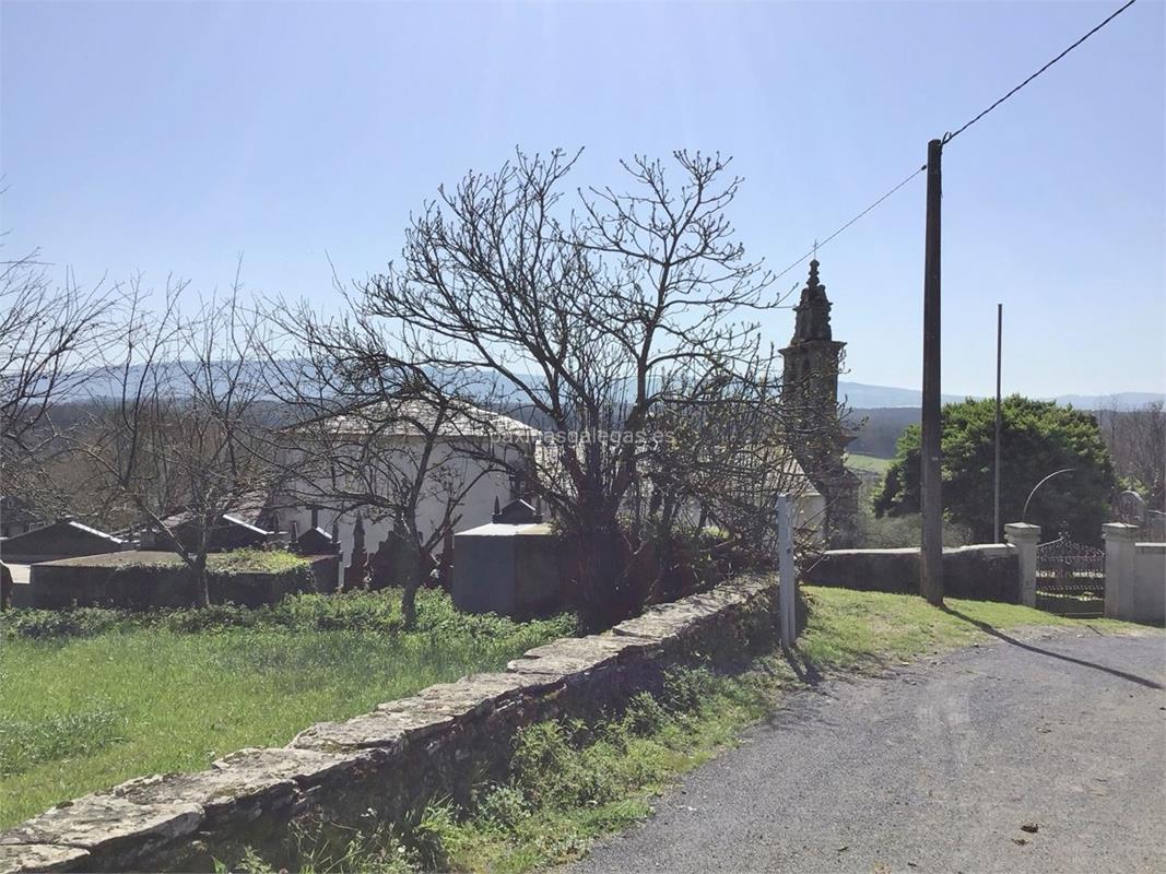 Parroquia y Cementerio de Santo Estevo de A Mota en Guntín