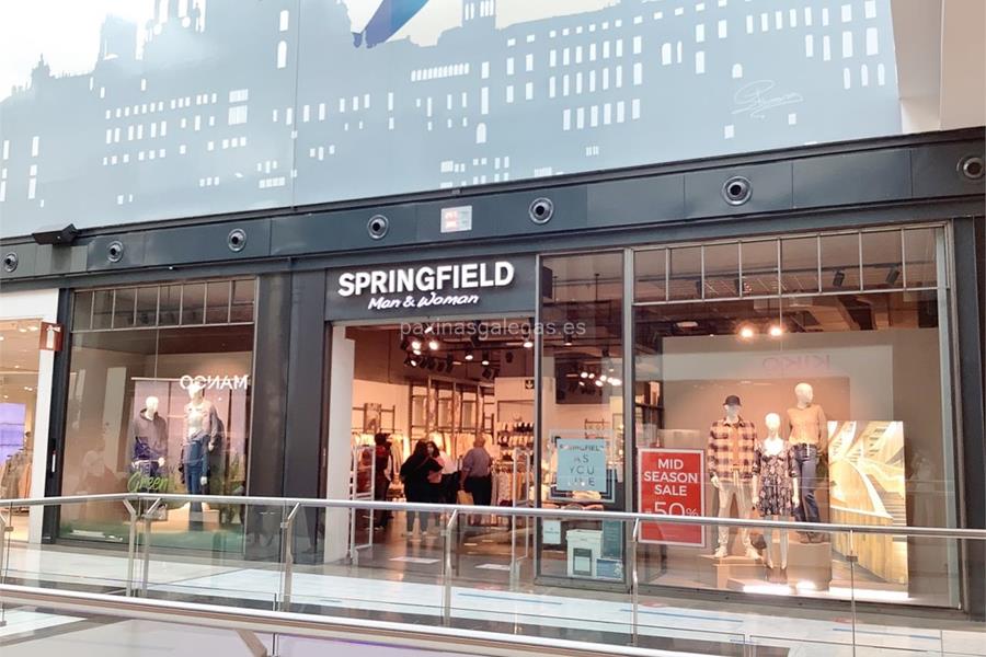 Tienda de Ropa Springfield en Santiago (Avda. Camiño Francés, 3 )